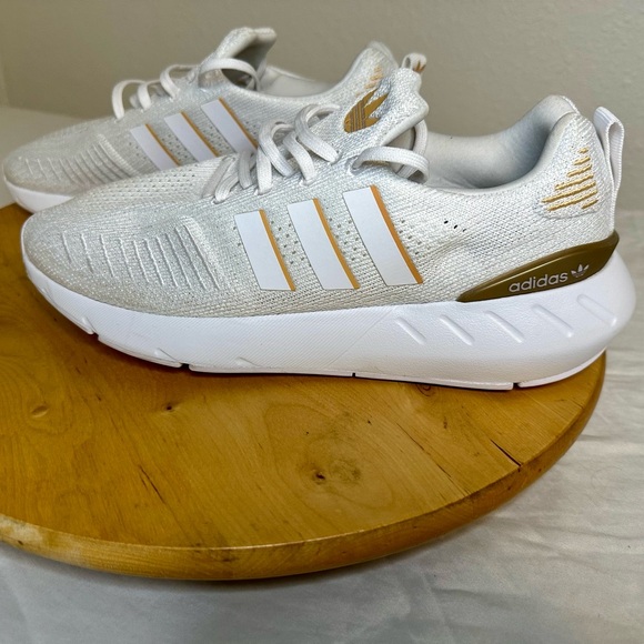 adidas | Shoes | Adidas Womens Swift Run 22 Sneaker Shoes White Copper ...
